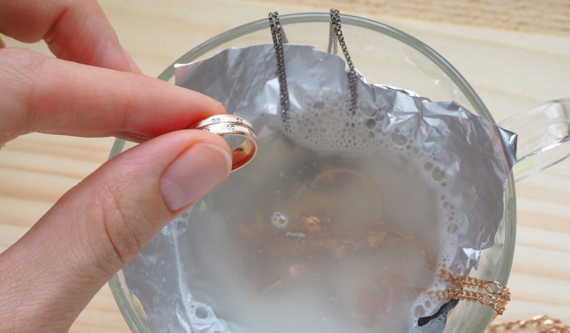 How to clean white gold jewelry | White gold ring | Fabulously