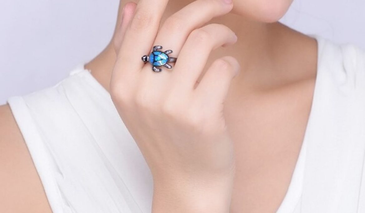 Which finger to wear ring for good luck | Fabulously