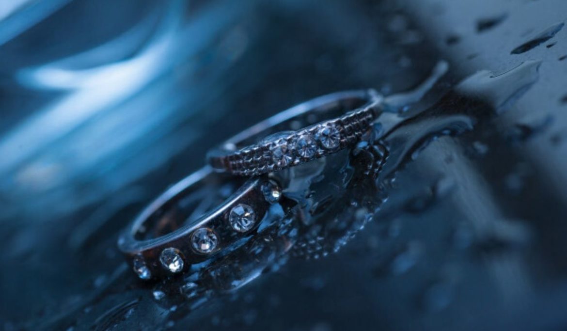 What is a promise ring and which finger to wear it | Fabulously