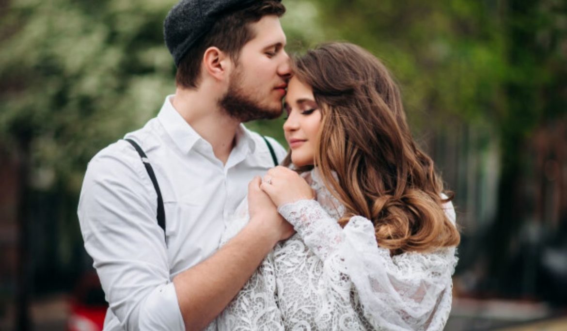 How to Find the Perfect Engagement Ring | Fabulously