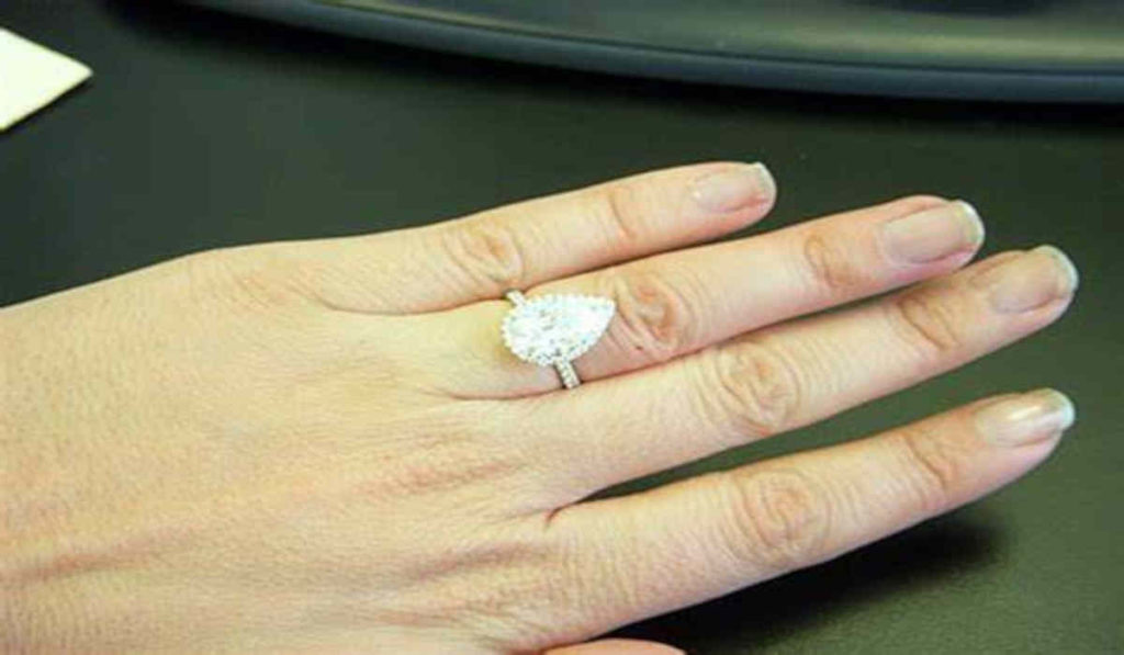 How to choose an engagement ring that suits your hand shape | Fabulously